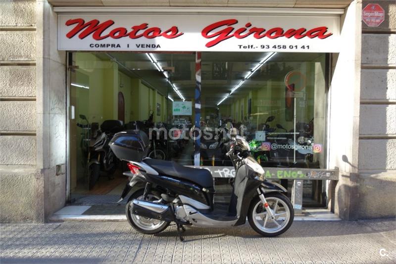 Scooter +125cc HONDA SCOOPY SH300i ABS Top Box (2014) - 3.100 € en ...