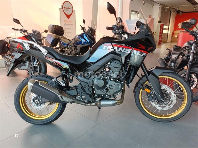 La nueva Honda Transalp SP: De ruta por el Pirineo | Noticias motos.net