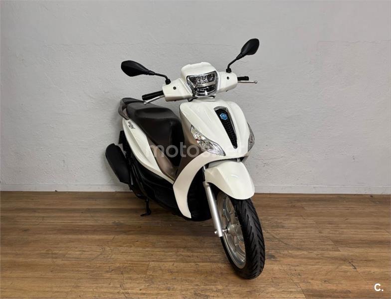 Scooter 125cc PIAGGIO Medley (2024) - 2.690 € en Madrid | Motos.net.