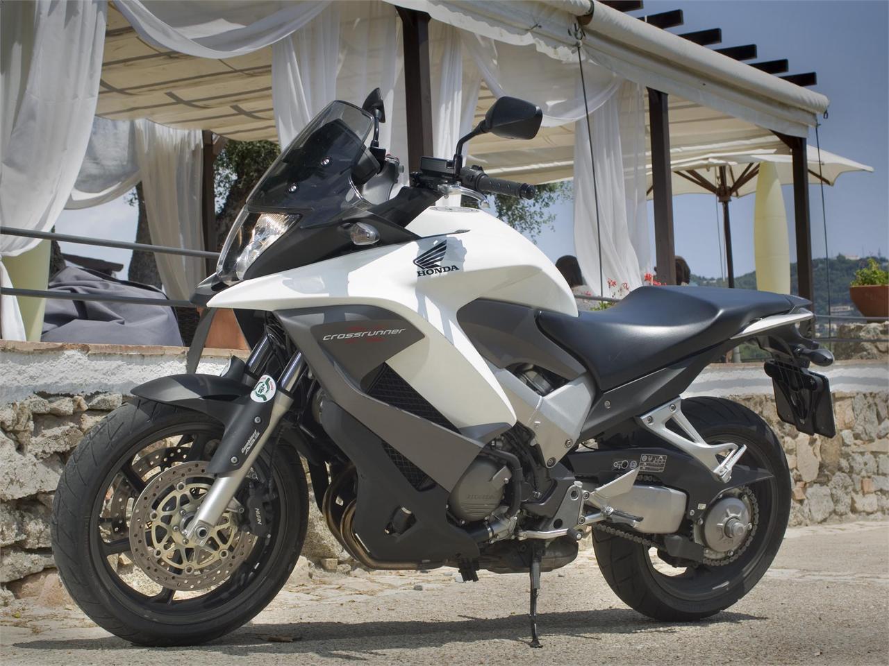 Honda Crossrunner: ¿Motivos? Sobran | Noticias motos.net