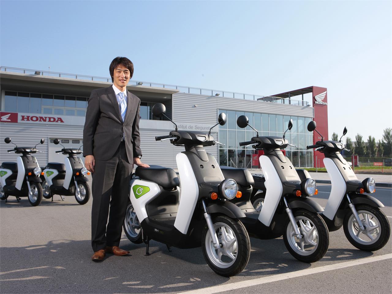 Presentación Honda EV-Neo: A la ville de... Barcelona | Noticias motos.net