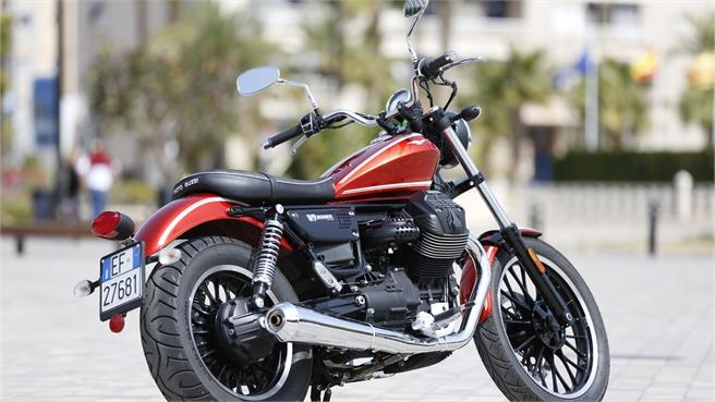 Moto Guzzi V9 Bobber y V9 Roamer: Con estilo propio | Noticias | Motos.net