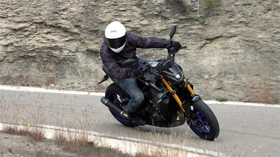 Yamaha MT-09 SP, más equipada y prestacional | Noticias motos.net
