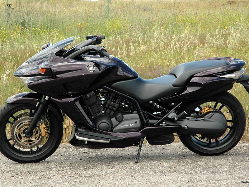 Honda DN-01: Soñar despierto pruebas 2010 | Noticias | Motos.net