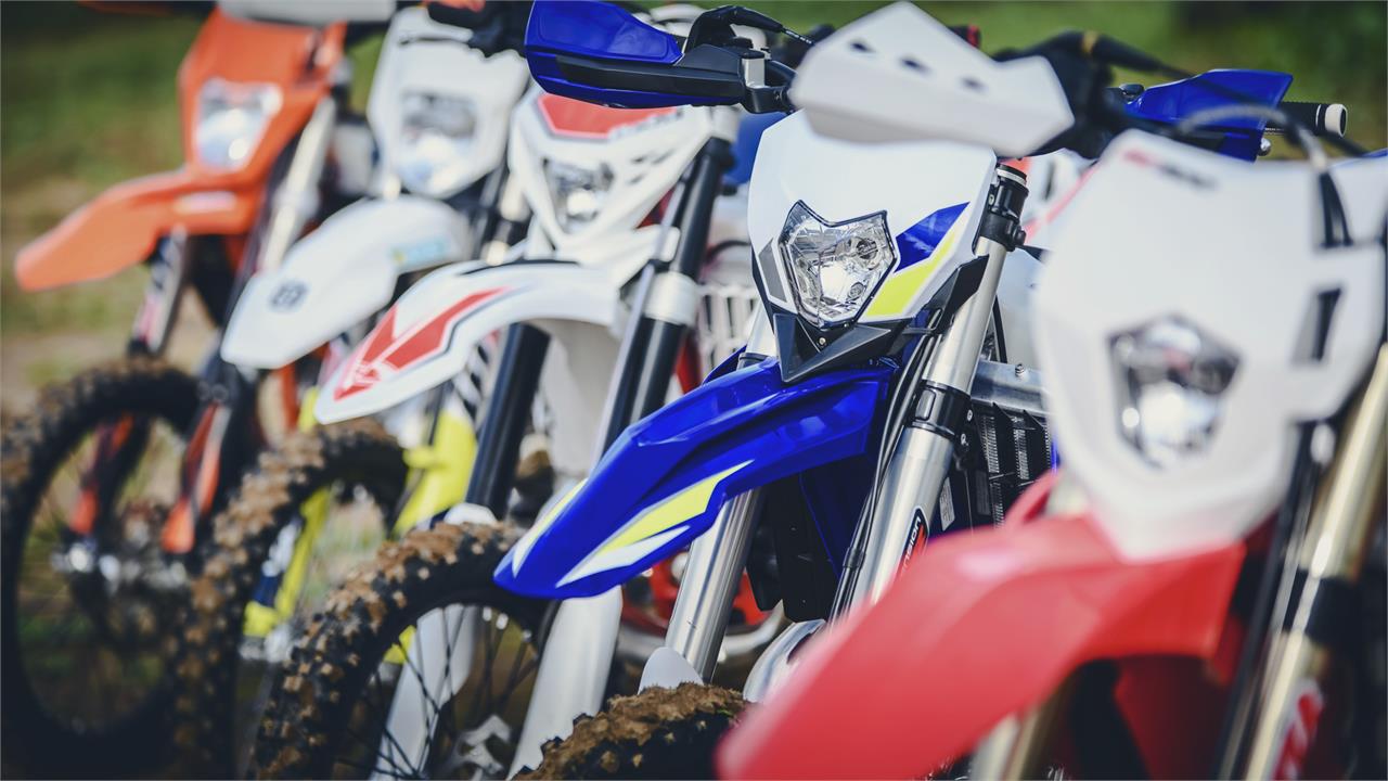 Comparativo Enduro 300 2T: ¿Desbancando al 4T? | Noticias motos.net