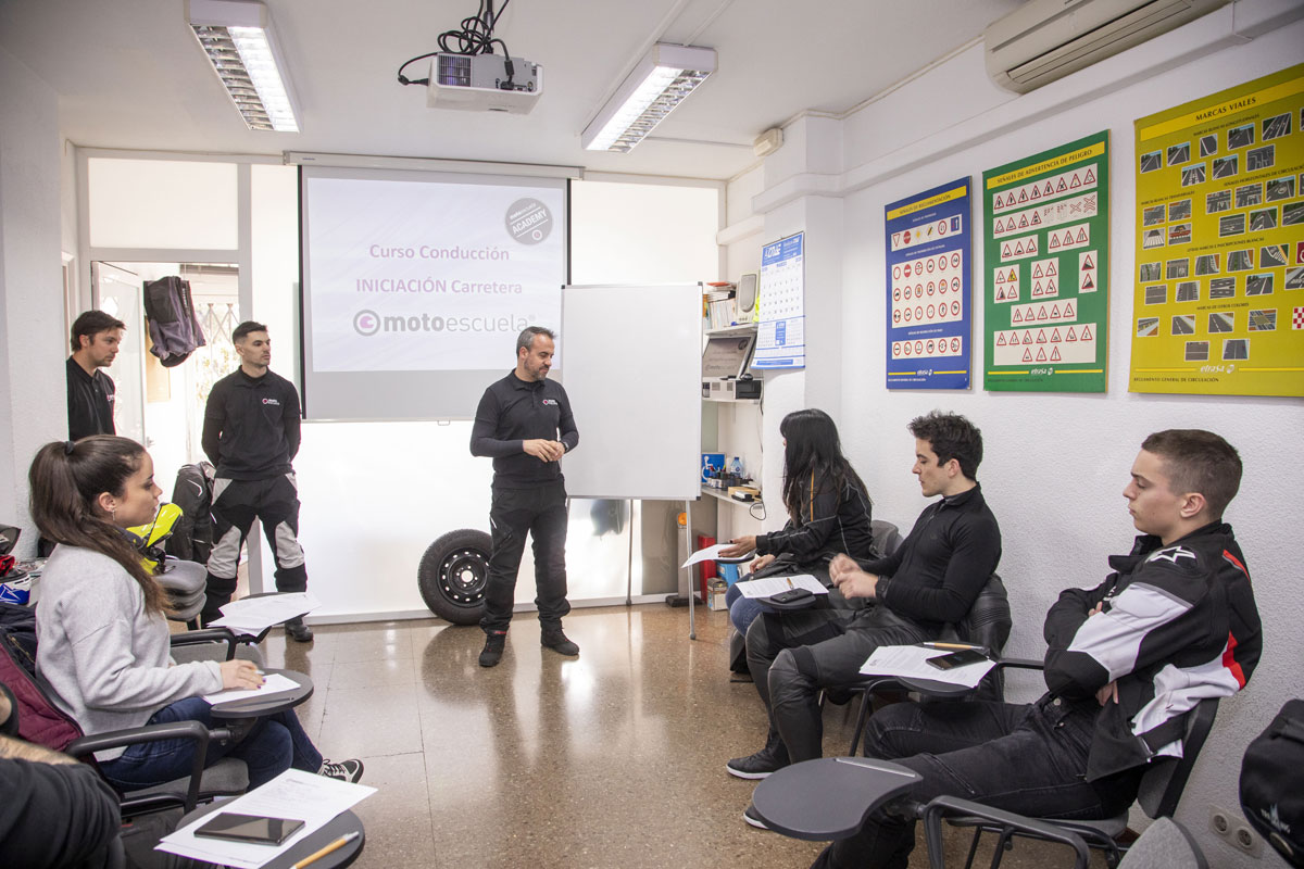 Claves para obtener los carnet de moto AM, A1, A2 y A | Noticias motos.net