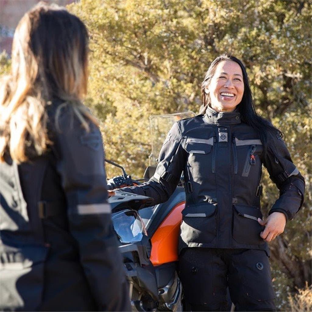 Harley-Davidson amplía su catálogo de ropa y complementos con dos ...