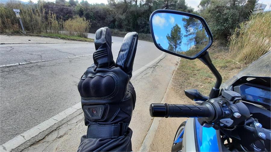 13 señales del código motero | Noticias motos.net