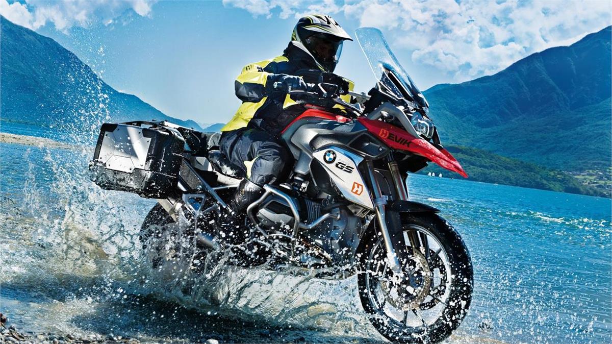 Consejos para conducir una moto con lluvia | Noticias motos.net