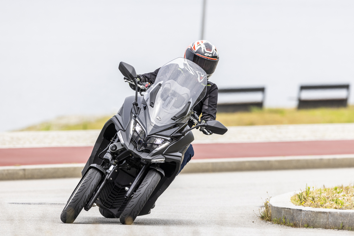 ¡El KYMCO CV3 575 2026 llega a España en noviembre! | Noticias motos.net