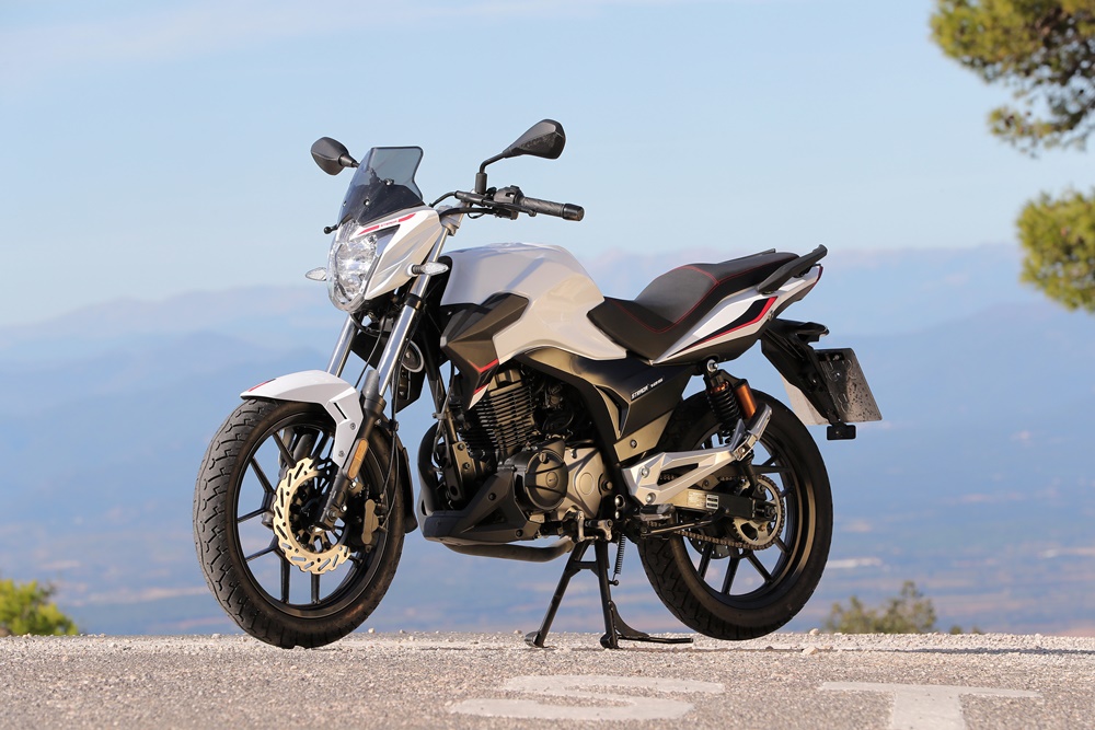 Nueva Rieju Strada 125: Refuerzo imprescindible | Noticias motos.net