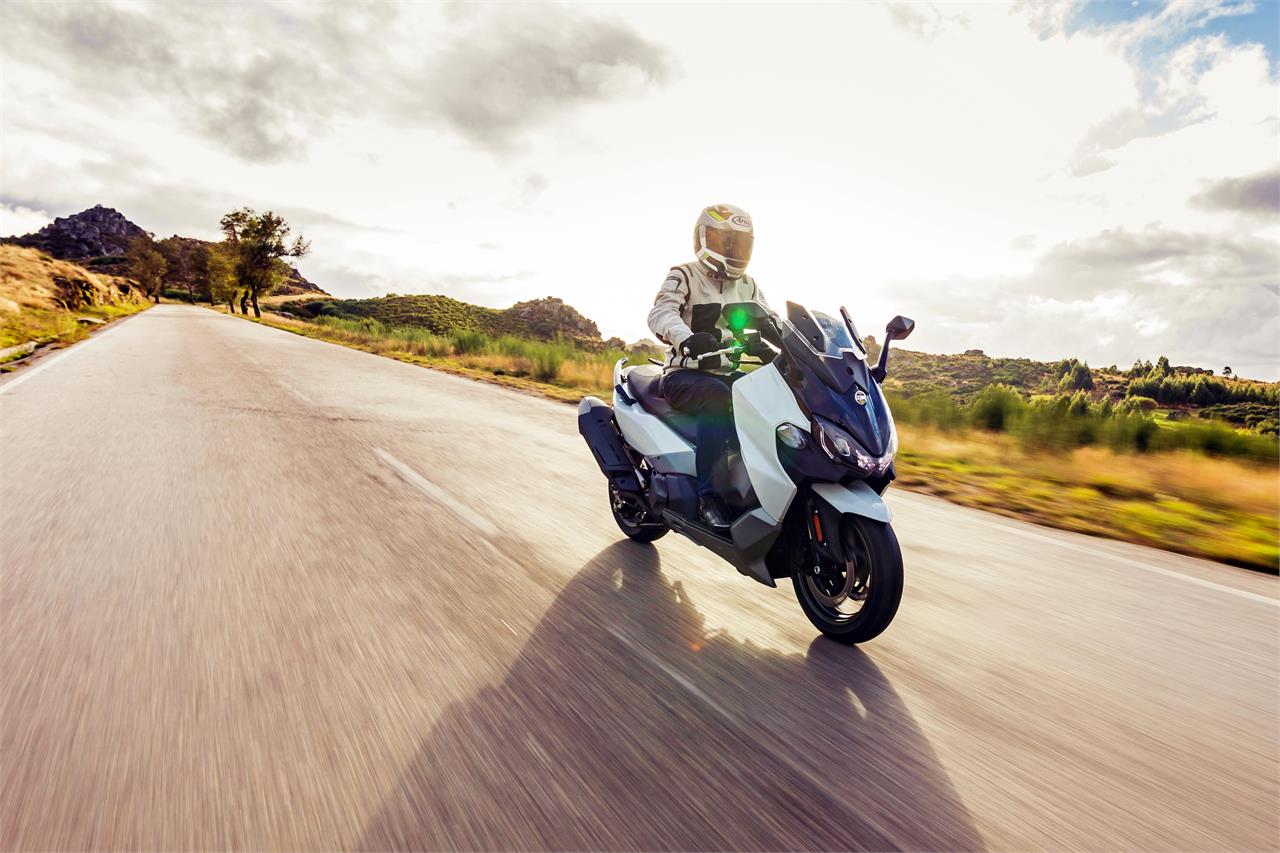 SYM Maxsym TL: En tierra de alguien | Noticias | Motos.net