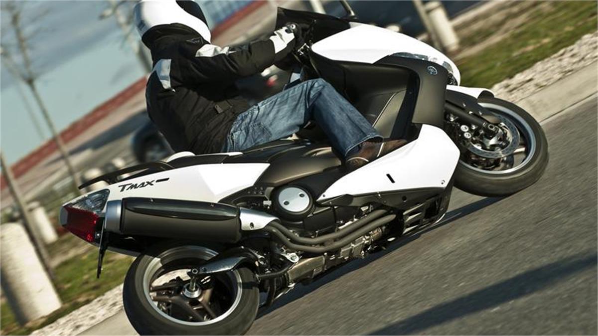Yamaha T-Max 500 WhiteMax: De punta en blanco | Noticias motos.net