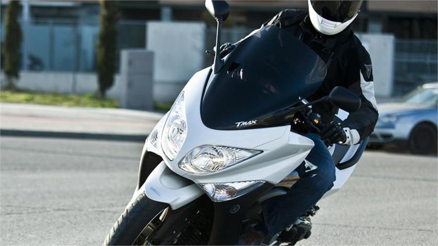 Yamaha T-Max 500 WhiteMax: De punta en blanco | Noticias motos.net
